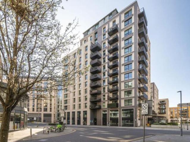 1 bedroom flat for sale in Osiers Road, Wandsworth, London, SW18