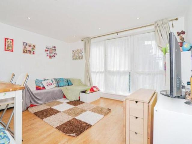 1 bedroom flat for sale in Ottley Drive, London, SE3