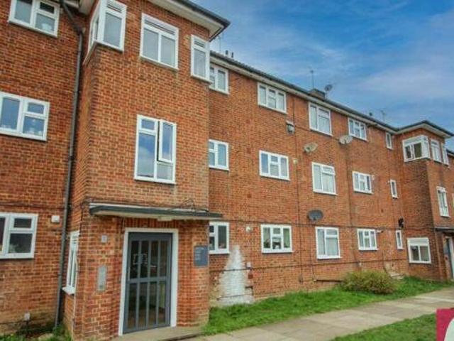 1 Bedroom Flat For Sale In Oxhey Drive