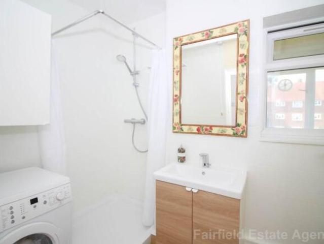 1 bedroom flat for sale in Oxhey Drive, Watford, WD19