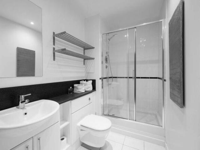 1 bedroom flat for sale in Palladio Court, Wandsworth Town, London, SW18