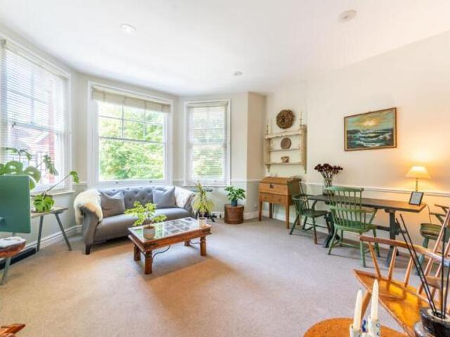 1 bedroom flat for sale in Park Avenue, Willesden Green, London, NW2