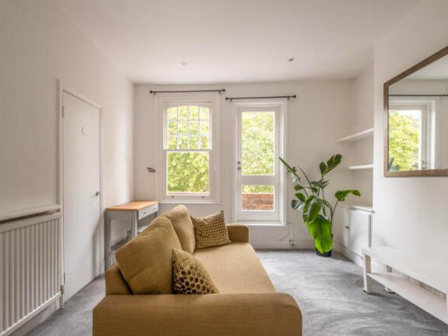 1 bedroom flat for sale in Parsons Green, London, SW6