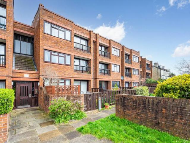 1 Bedroom Flat for Sale in Pendennis Road