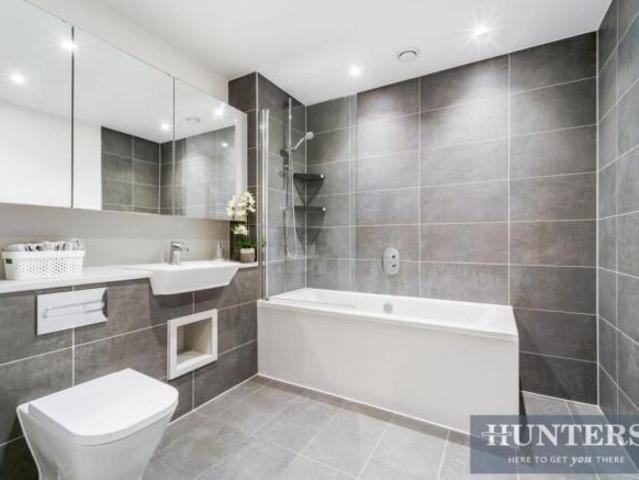1 bedroom flat for sale in Pears Road, Hounslow, TW3
