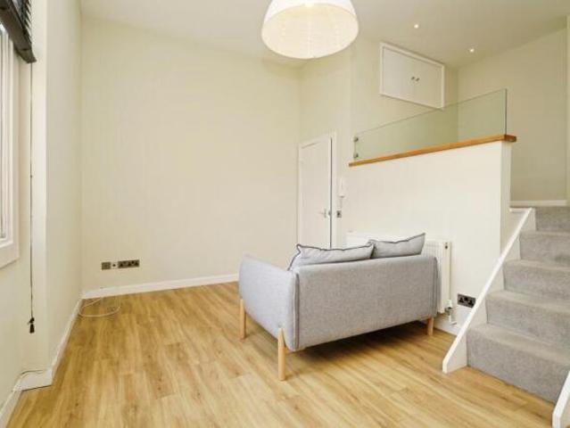 1 bedroom flat for sale in Pittville Circus Road, Cheltenham, Gloucestershire, GL52