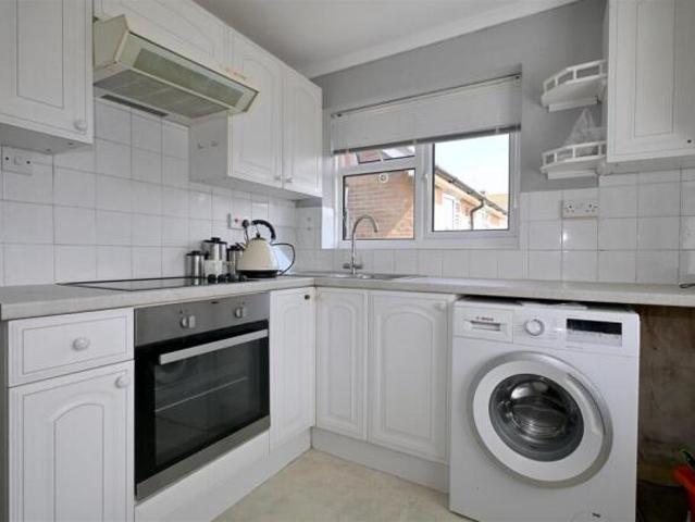 1 bedroom flat for sale in Port Road, Hampden Park, Eastbourne, BN22