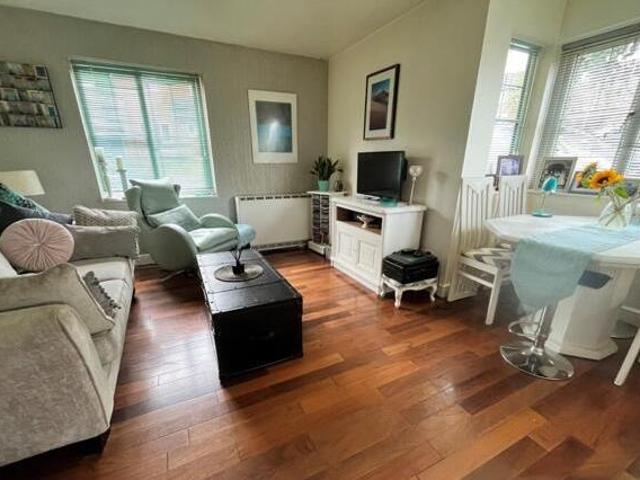 1 Bedroom Flat For Sale In Porters Park
