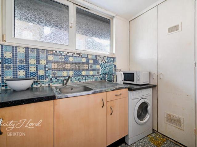 1 bedroom flat for sale in Prague Place, London SW2