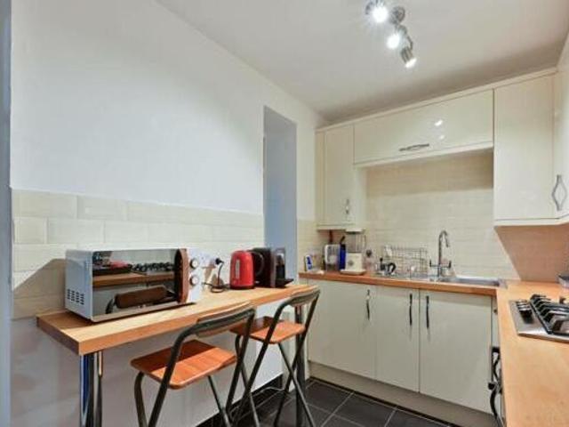 1 Bedroom Flat For Sale In Putney, London