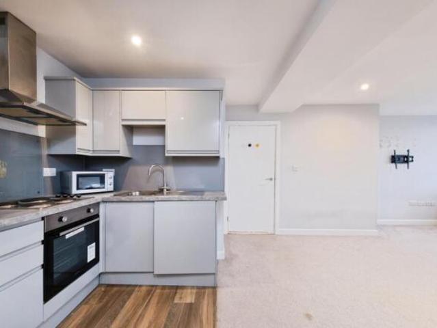 1 bedroom flat for sale in Queensway, Bletchley, Milton Keynes, Buckinghamshire, MK2
