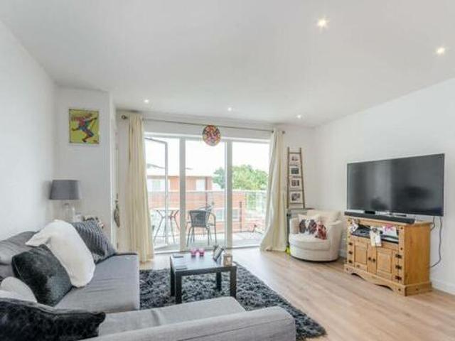 1 Bedroom Flat For Sale In Raynes Park, London