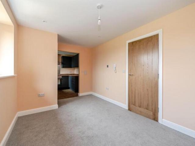 1 bedroom flat for sale in Redwood Grove, Bedford, MK42