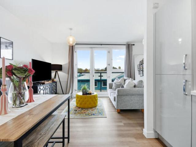 1 bedroom flat for sale in Regina Road, Chelmsford, Essex, CM1