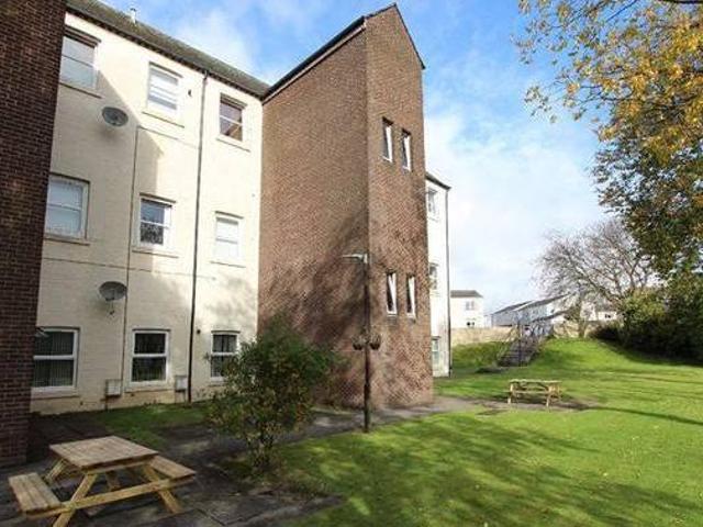 1 bedroom flat for sale in Riverside Court Balloch G83