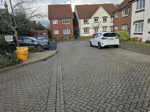 1 Bedroom Flat For Sale In Romford
