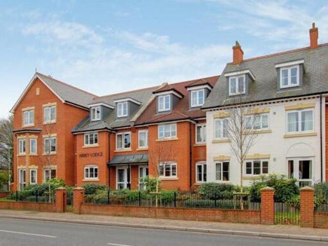 1 Bedroom Flat For Sale In Romsey Town Centre