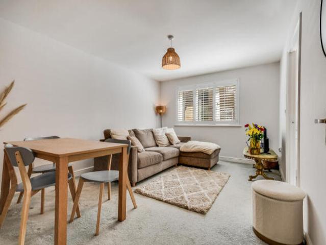 1 bedroom flat for sale in Rookes Crescent, Chelmsford, CM1