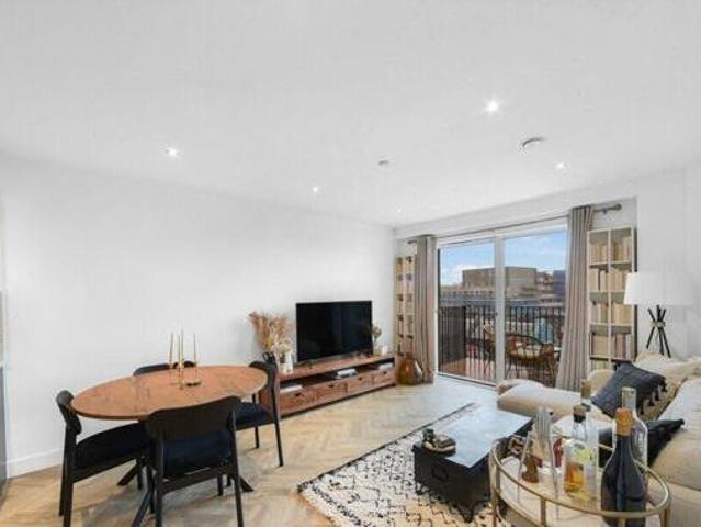1 Bedroom Flat For Sale In Rookwood Way, London
