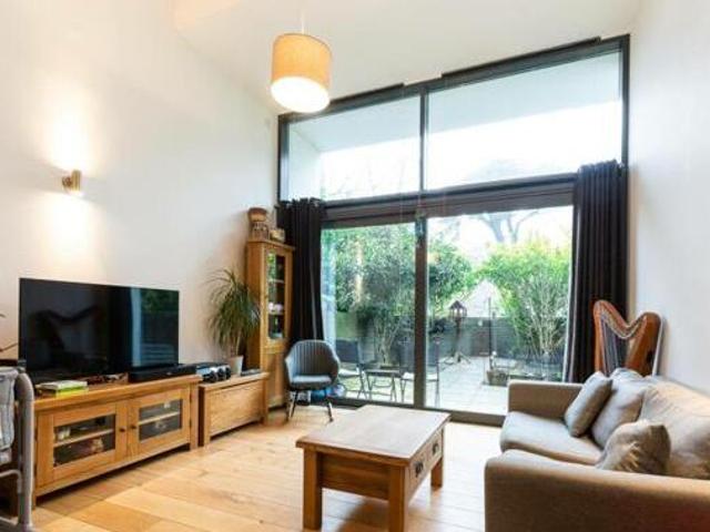 1 Bedroom Flat For Sale In Roehampton, London