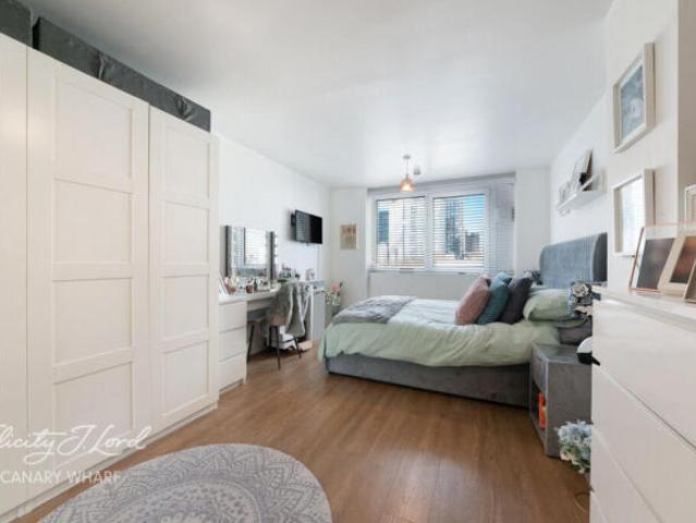 1 bedroom flat for sale in Roffey Street, London, E14