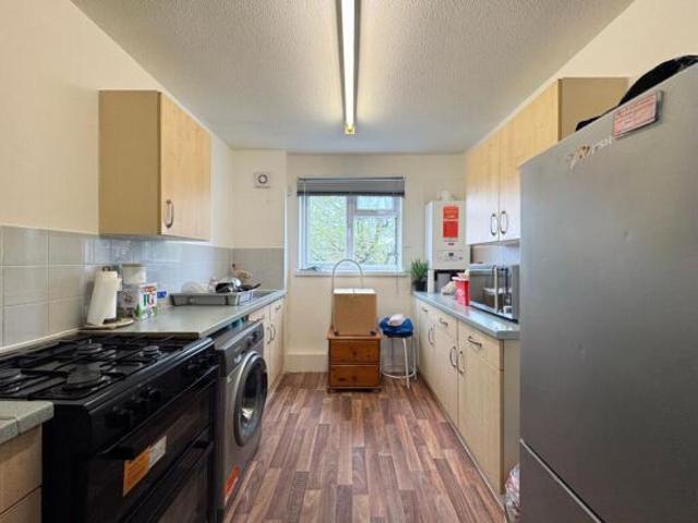 1 bedroom flat for sale in Roscoff Close, Edgware, HA8
