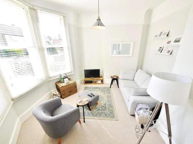 1 bedroom flat for sale in Rose Valley, Brentwood, Essex, CM14