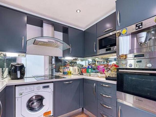 1 Bedroom Flat For Sale In Royal Docks, London