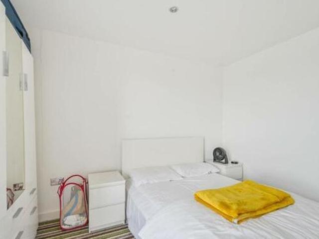 1 Bedroom Flat For Sale In Royal Docks, London