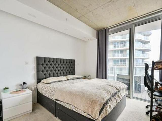 1 Bedroom Flat For Sale In Royal Docks, London