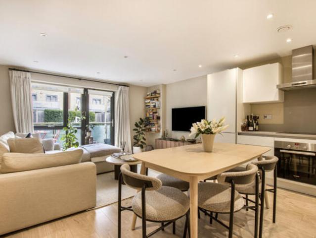 1 bedroom flat for sale in Royal Engineers Way, Mill Hill East, NW7