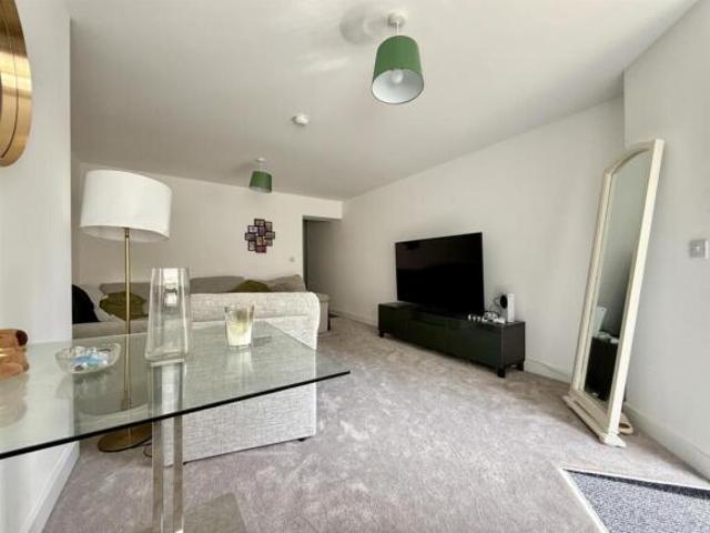 1 bedroom flat for sale in Russell Street, Gloucester, GL1