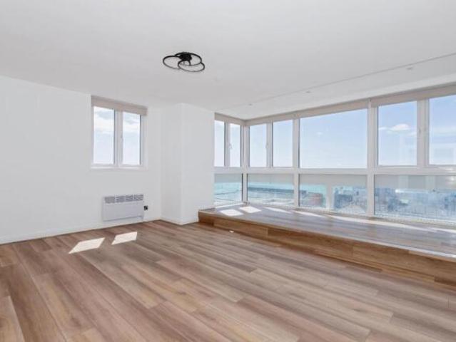 1 bedroom flat for sale in Russell Square, Brighton, BN1