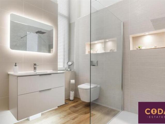 1 bedroom flat for sale in Rutherford Drive, Woodilee Village, G66