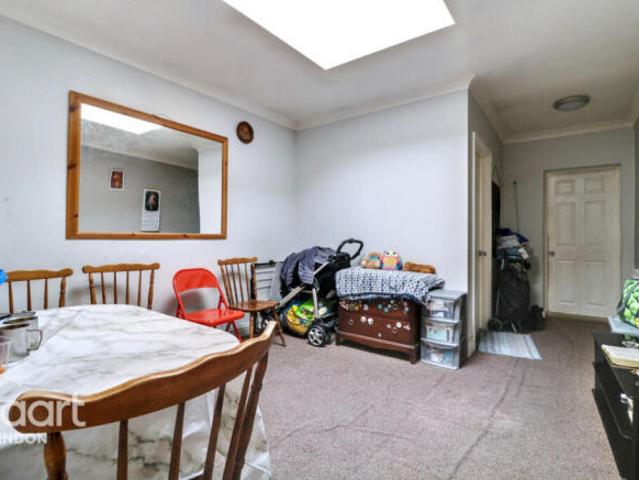 1 bedroom flat for sale in Salisbury Street, SWINDON, SN1