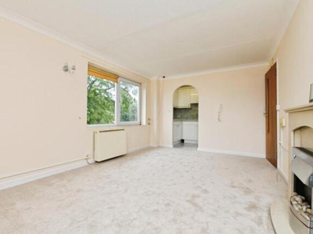 1 bedroom flat for sale in Sawyers Hall Lane, BRENTWOOD, Essex, CM15