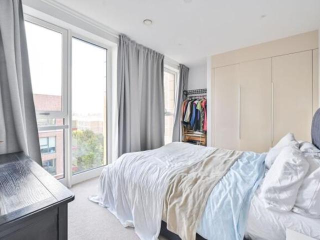 1 bedroom flat for sale in Sayer Street, Elephant and Castle, LONDON, SE17