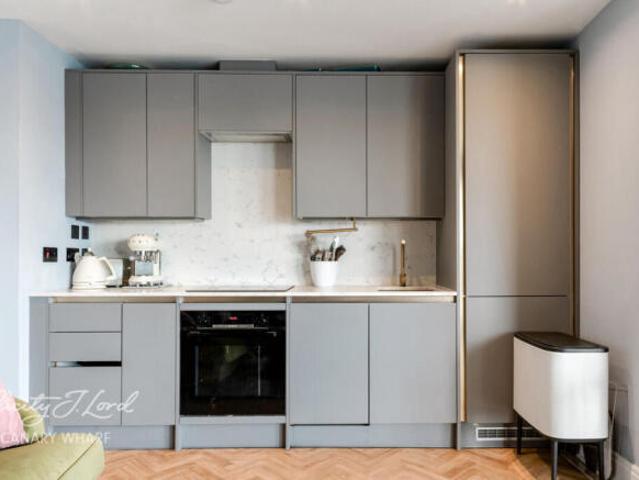 1 bedroom flat for sale in Seacon Wharf, Hutchings Street, London E14