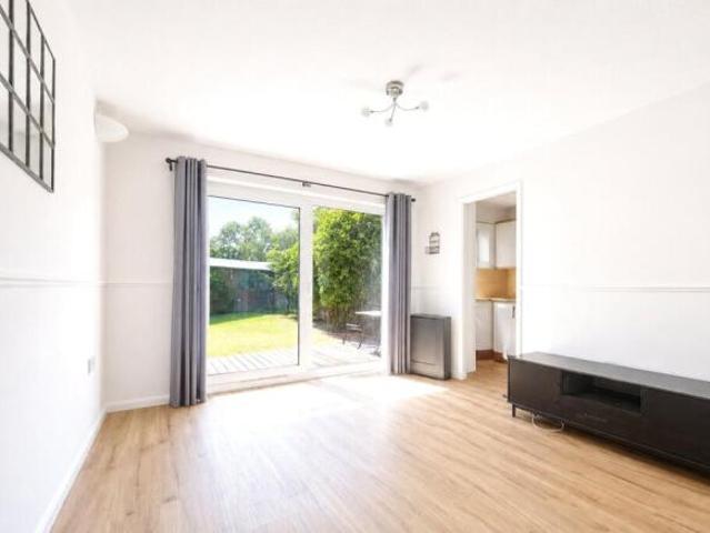 1 bedroom flat for sale in Simmonds Close, Bracknell, Berkshire, RG42
