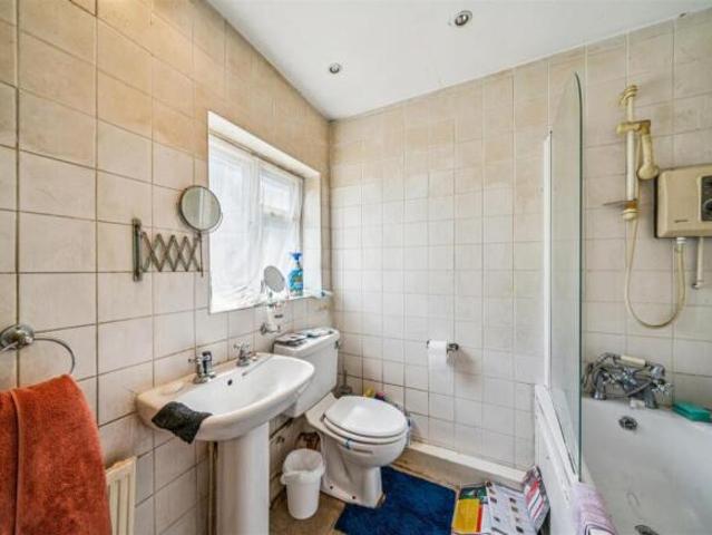 1 bedroom flat for sale in Silver Crescent, Chiswick, W4