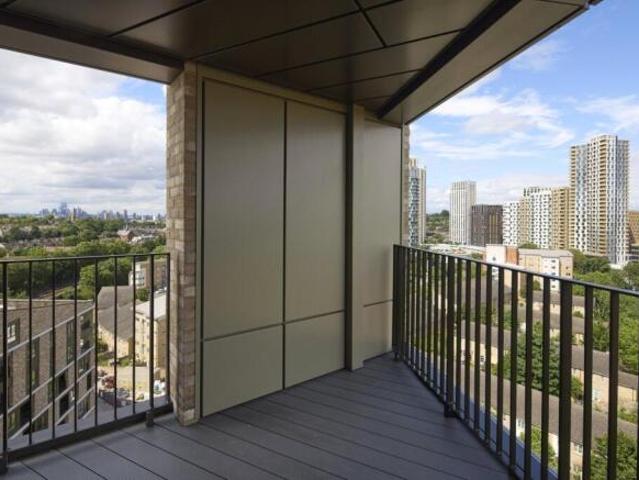 1 bedroom flat for sale in Silver Road, London, SE13