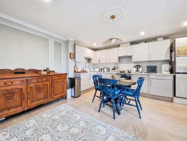 1 bedroom flat for sale in Silbury Boulevard, Milton Keynes, MK9