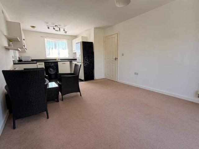 1 bedroom flat for sale in Sir Henry Brackenbury Road, Ashford, TN23
