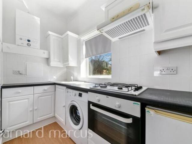 1 bedroom flat for sale in Sorrento Road, Sutton, SM1