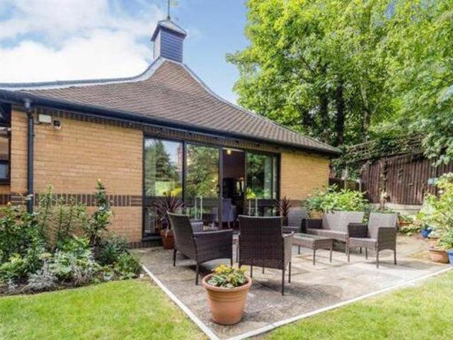 1 Bedroom Flat For Sale In South Woodford
