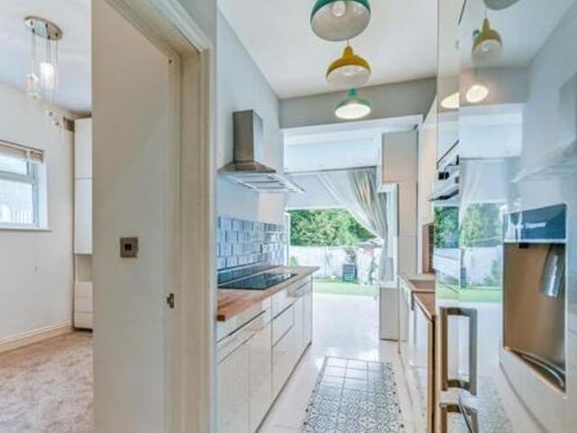 1 Bedroom Flat For Sale In South Croydon