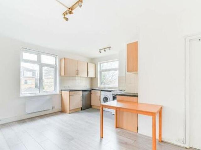 1 Bedroom Flat For Sale In South Croydon