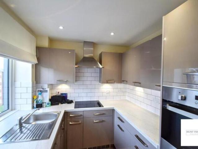 1 bedroom flat for sale in Southfields Road, Eastbourne, BN21