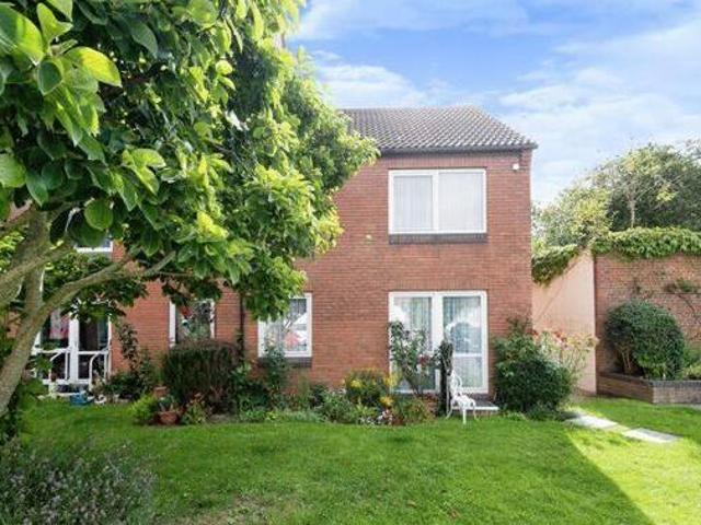 1 Bedroom Flat For Sale In Southsea