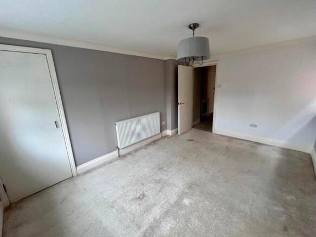 1 bedroom flat for sale in Spacious First Floor South of Christchurch Road, Bournemouth, BH5